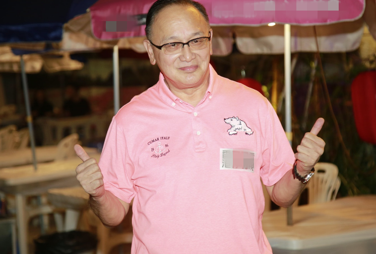 70-year-old Cao Charlie appeared at the wedding, and the audience ...