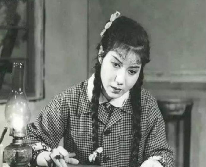 Xin Fengxia: She was severely autistic after her disability, she went ...