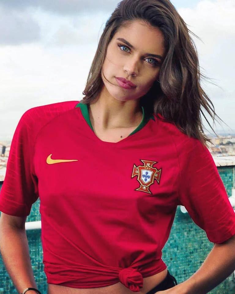 The "most beautiful" Portuguese girl - iNEWS