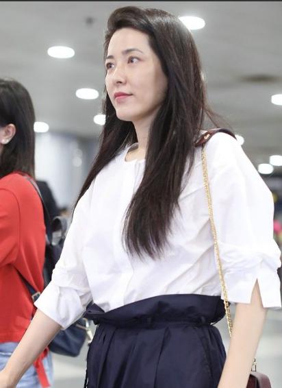 Zeng Li is worthy of being a Chinese opera school girl. The 44-year-old ...