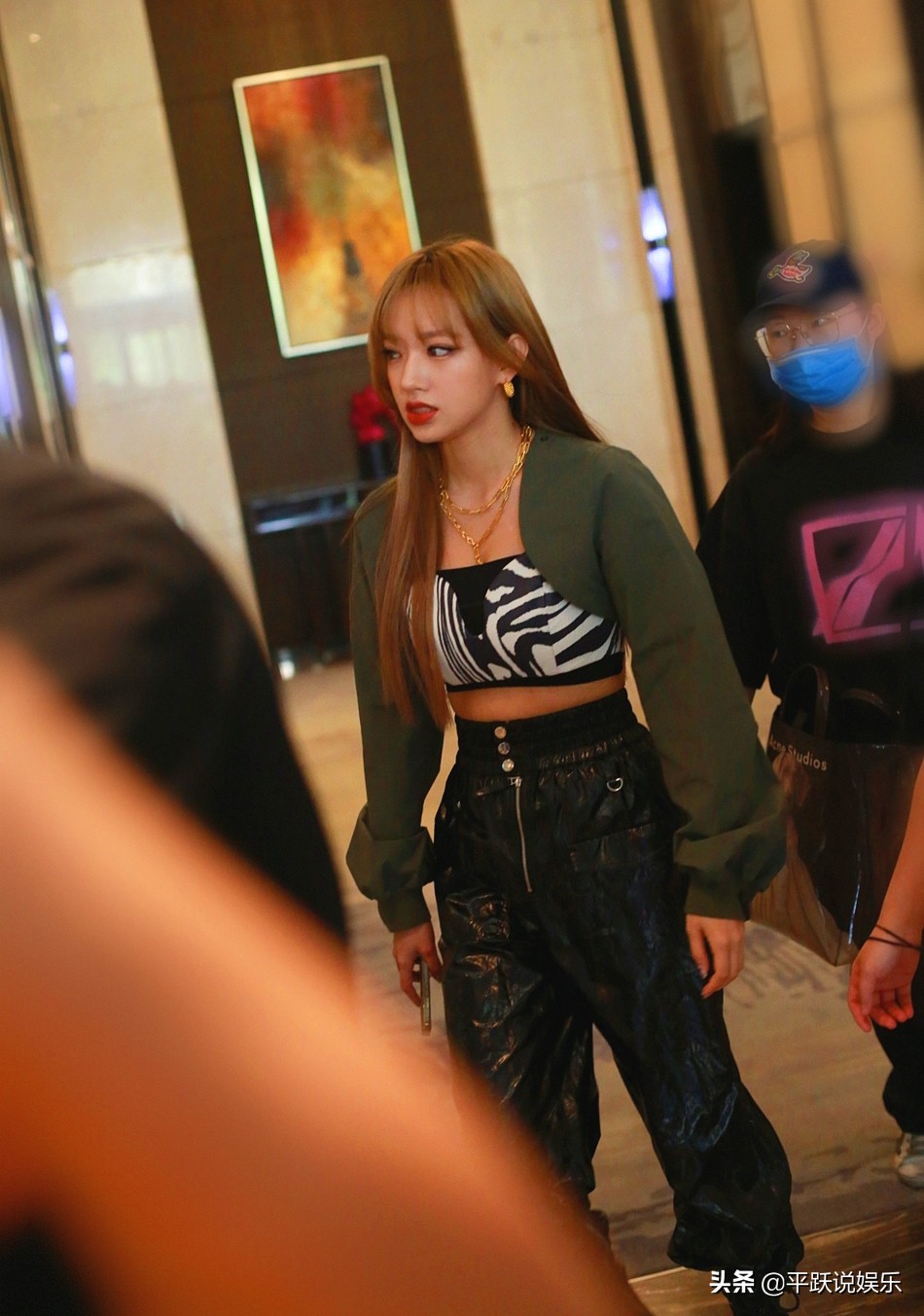 Cheng Xiao, Meng Meiqi, Wu Xuanyi gathered again, the three-person ...