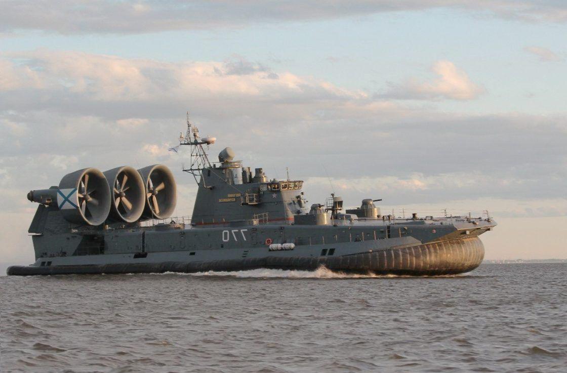 Picture of the European Bison 100, the air cushion landing ship that ...