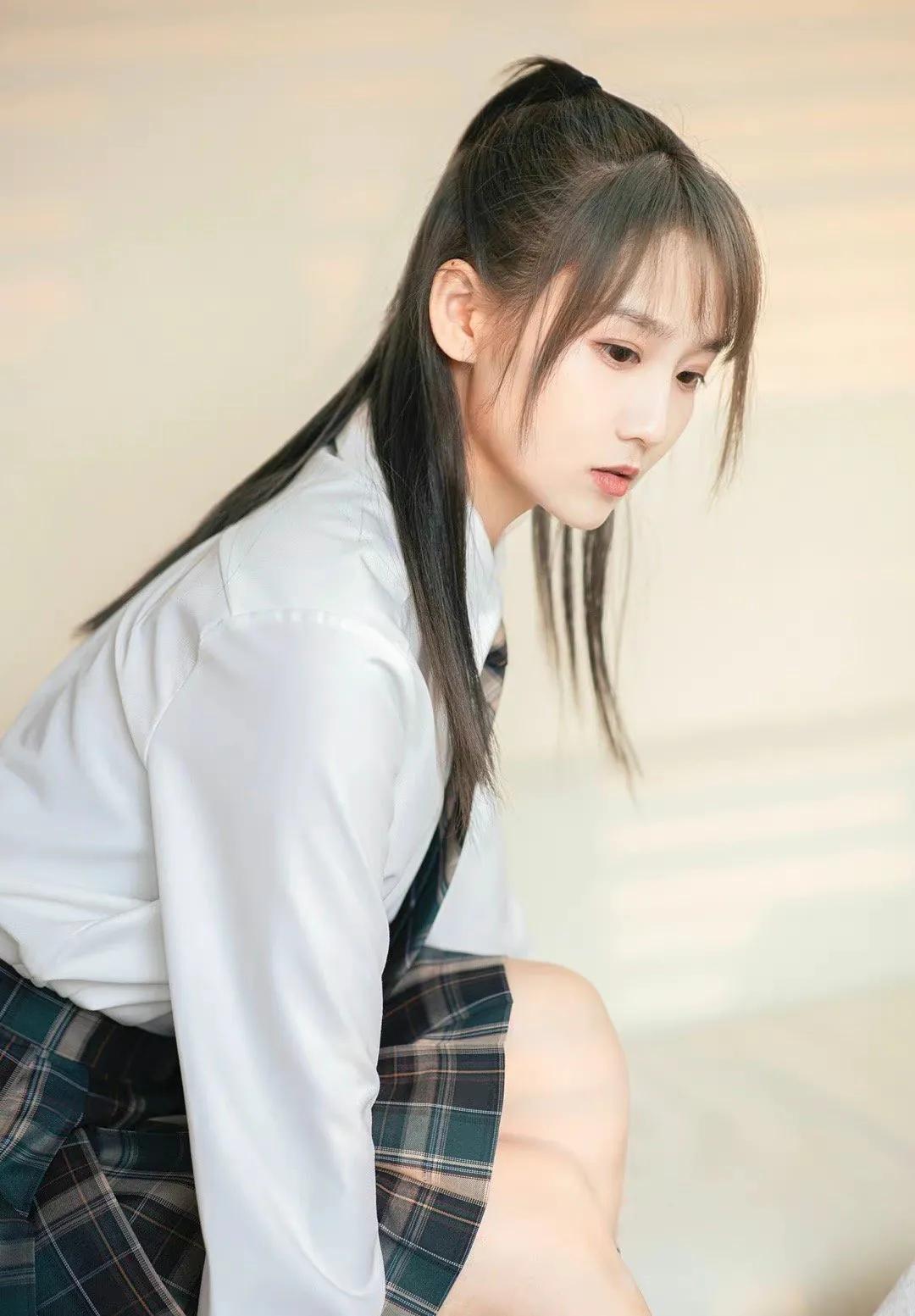 Looking at the stars from the abyss Liu Lifei - iNEWS