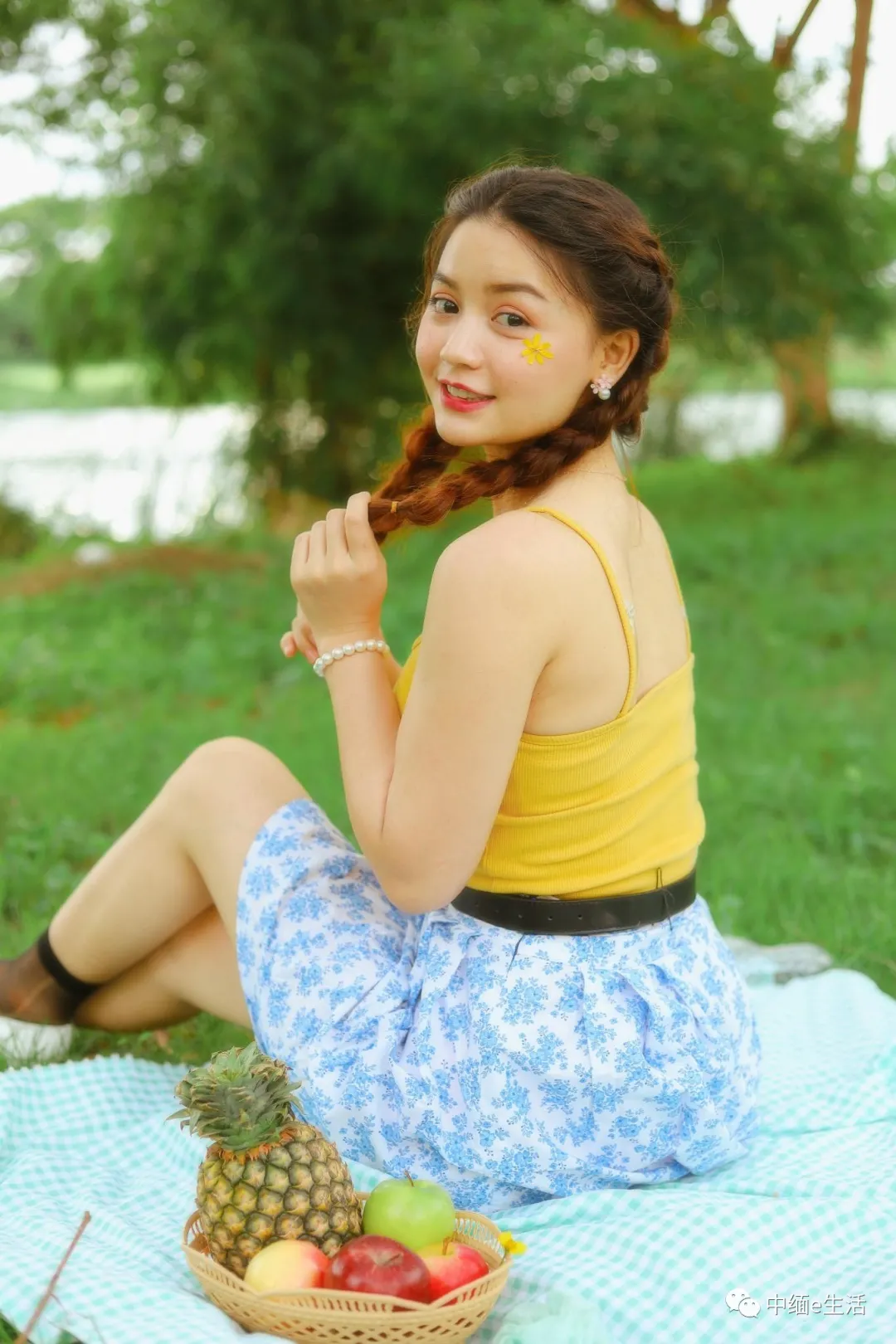 The national goddess of Myanmar!!Won the crown in 4 beauty pageants and ...