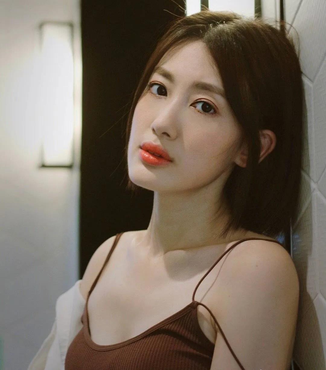 Jiang Jiamin Hot Photo Album - iNEWS