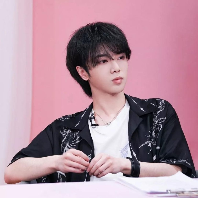 The top singer Hua Chenyu, with a strong sense of personal label, is he ...