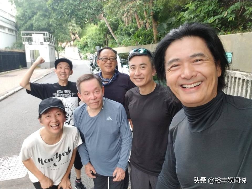 Chow Yun-fat took the initiative to ask Lu Haipeng to hike the mountain ...