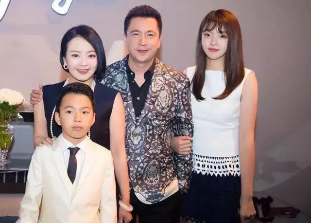 "Princess Huayi" Wang Wen also entered the entertainment industry ...