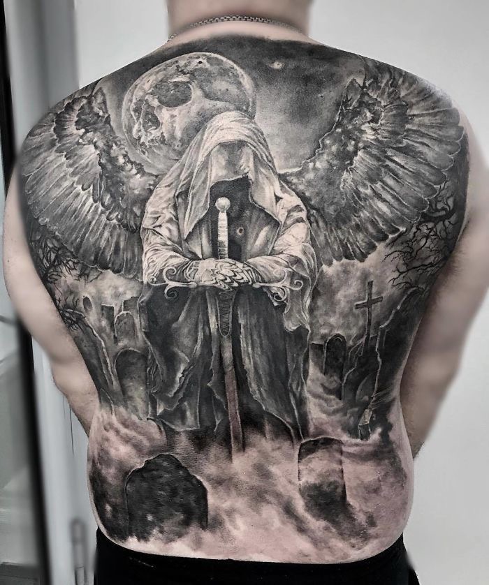 Realistic style full back tattoo - iNEWS