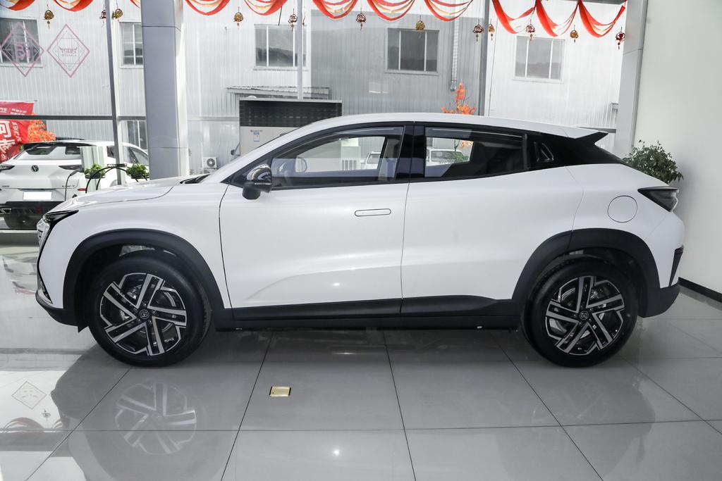 Changan UNI-T remote control valet parking system split headlight - iNEWS