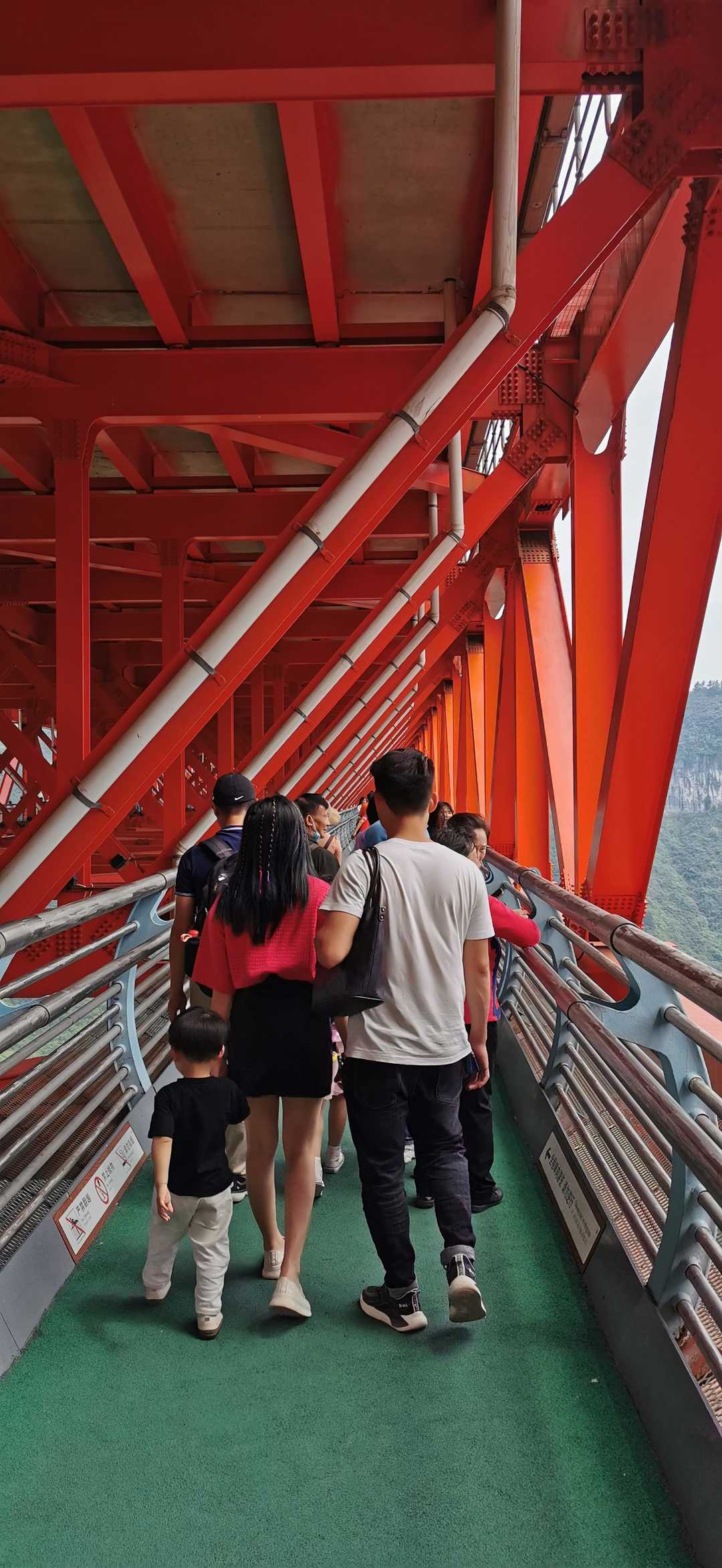 Visit the scenic area of Aizhai Bridge - iNEWS