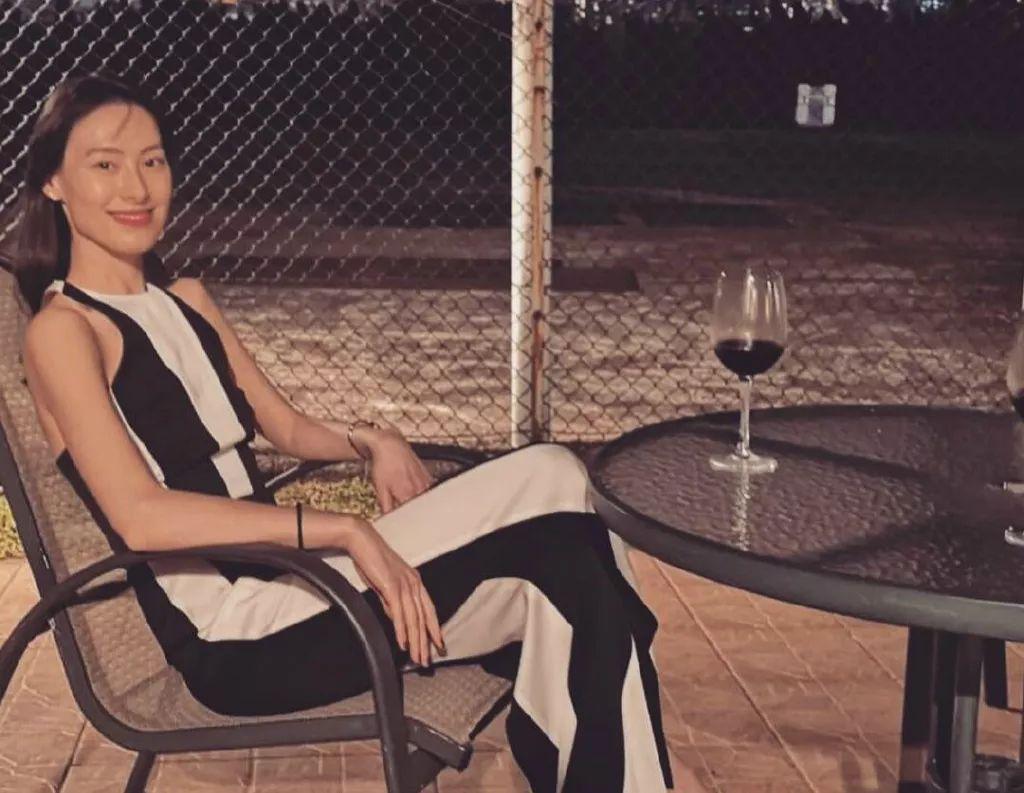 The history of Wang Liqiao's wealthy elite: Li Zeju was obsessed with her, and Li Ka-shing spent ...