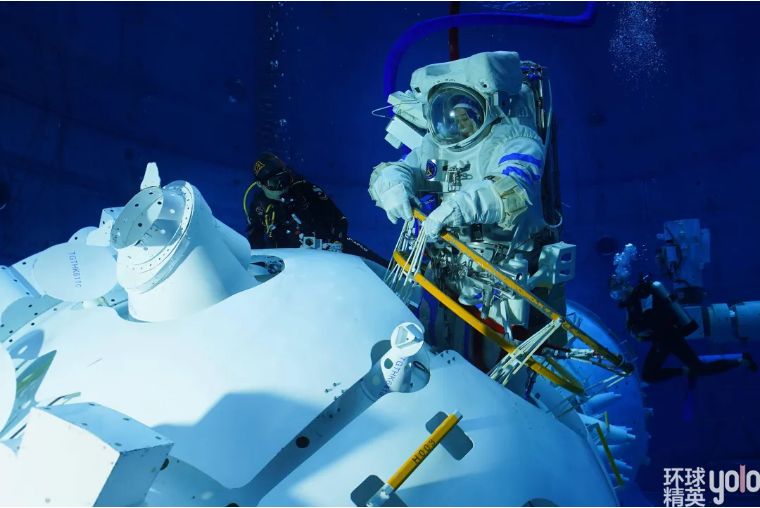 Beautiful and Savory Wang Yaping, "Space Teacher" God "picked the stars ...