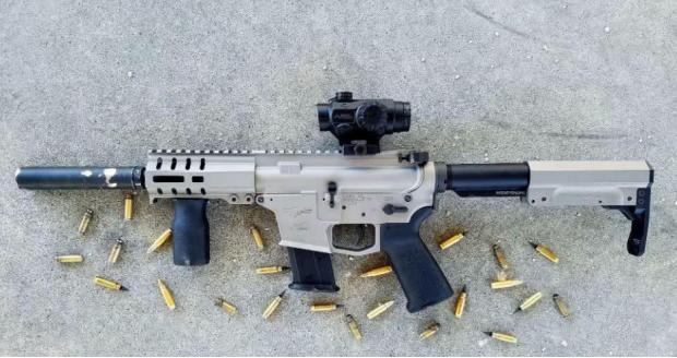 The "Transformers" of the pistol world?Can be converted into a short ...