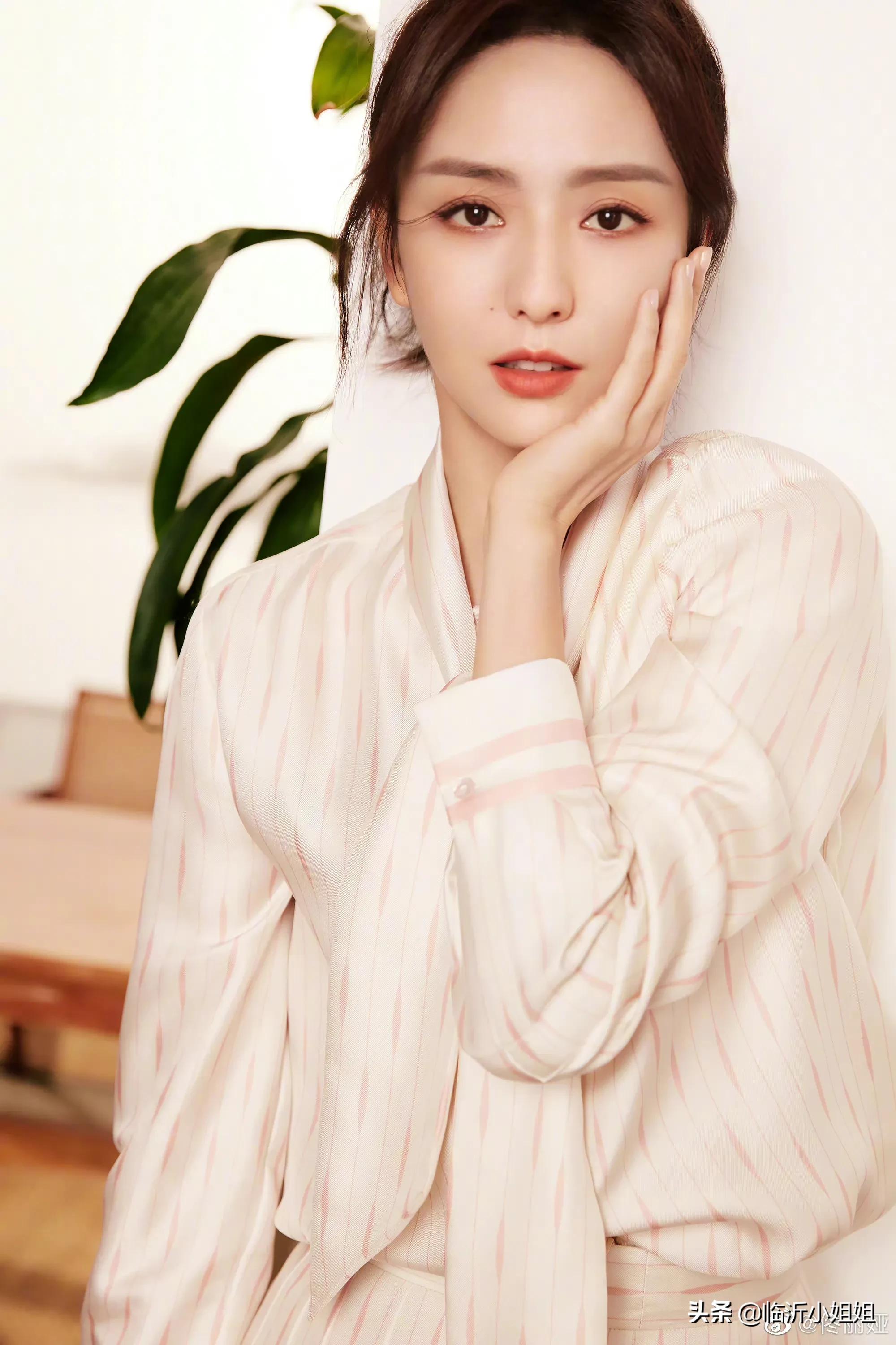 Tong Liya, a representative of classical beauty, an elegant woman ...