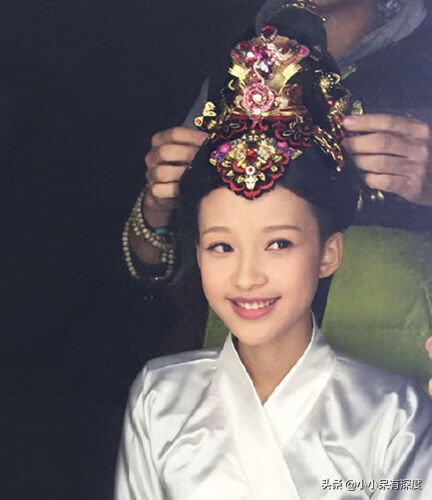 Sun Yi, she is Jiang Wenjing in "Hello Prosecutor", a sweet smile has ...