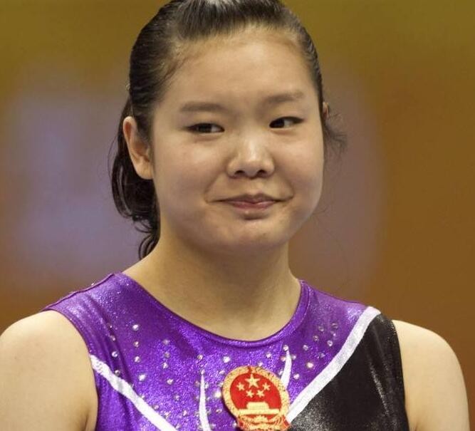 Gymnastics empress Cheng Fei, 32 years old, was nearly 200 kilograms ...