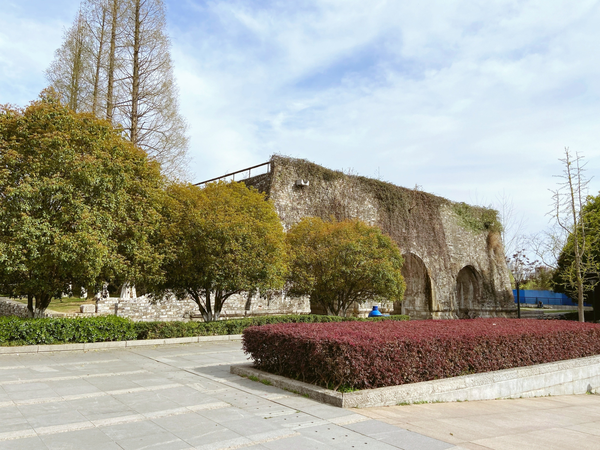The Xi'an Gate, the site of the Ming Palace in Nanjing, was once hidden ...