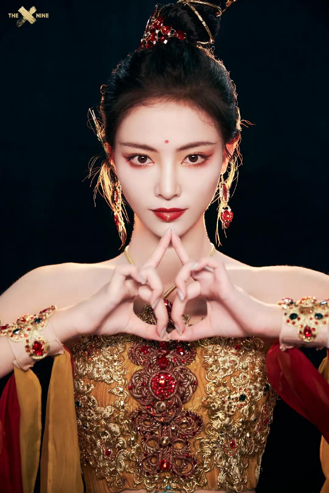 THE9 Xu Jiaqi's Dunhuang dance is astonishing, and Pingting's posture is beautiful - iNEWS