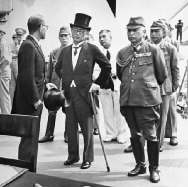 For an unforgettable moment, Puyi watching a geisha in Tokyo, a ...