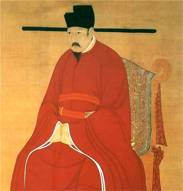 The dragon robe is a symbol of the ancient emperor. Why did the emperor ...