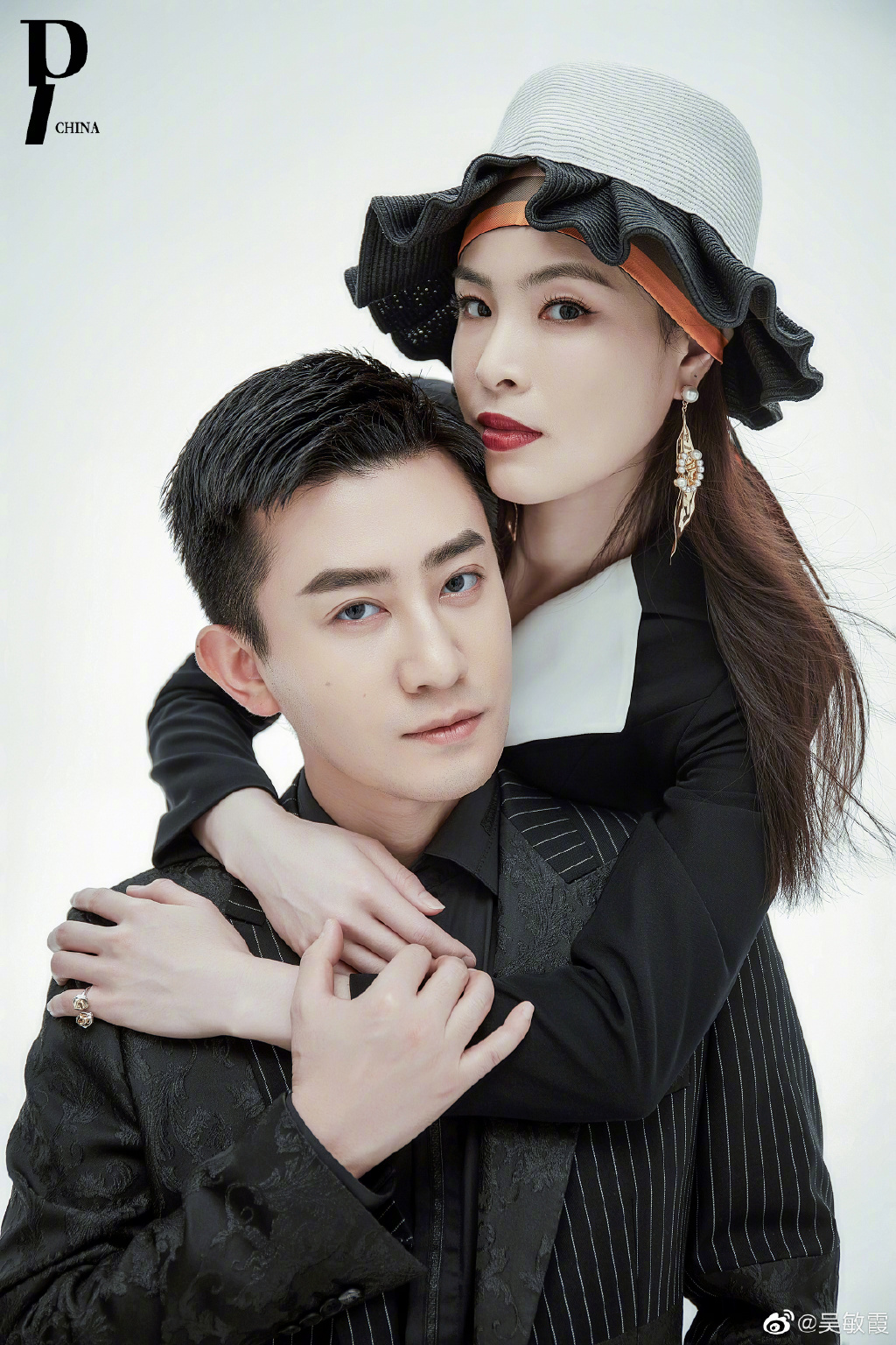 Warm and happy!Olympic champion Wu Minxia takes her husband to take a ...