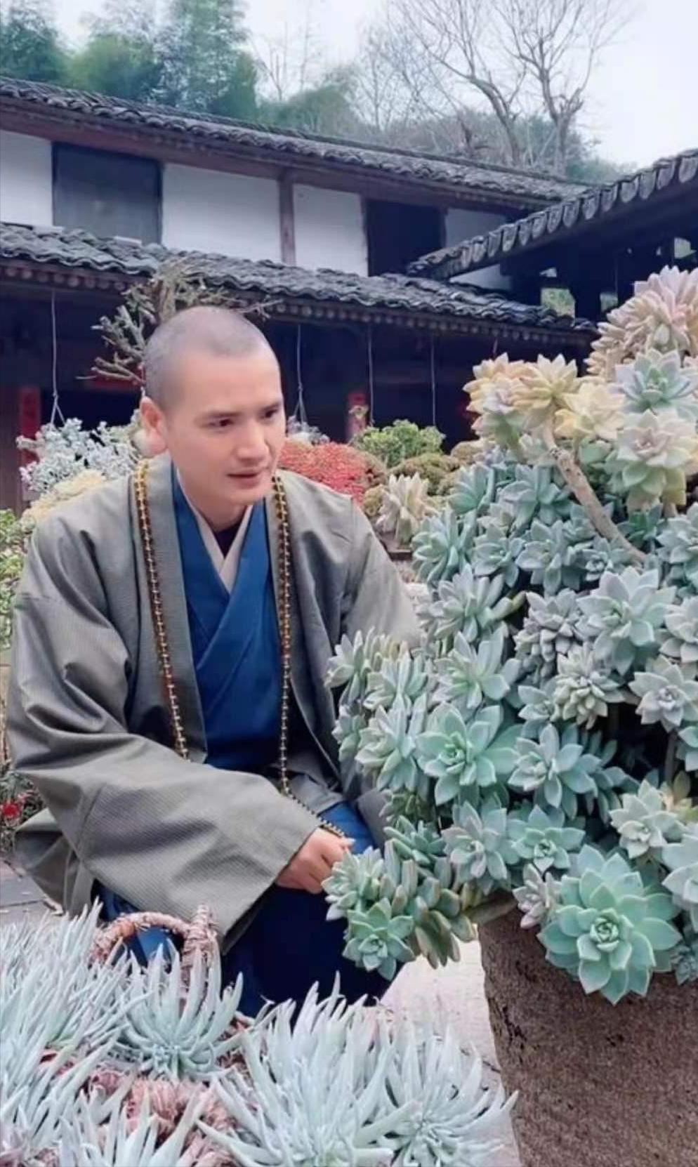 China's most handsome monk explained his heart, gave up his iron rice ...