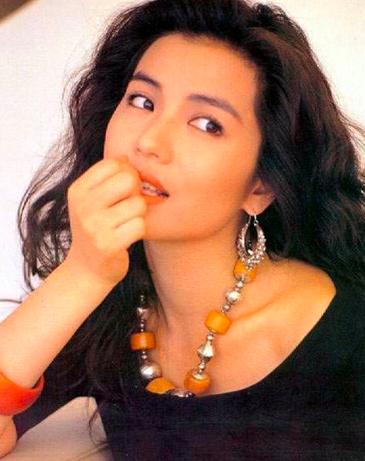 Xia Ruoyan was rated as a "wild beauty" by netizens for her superb ...