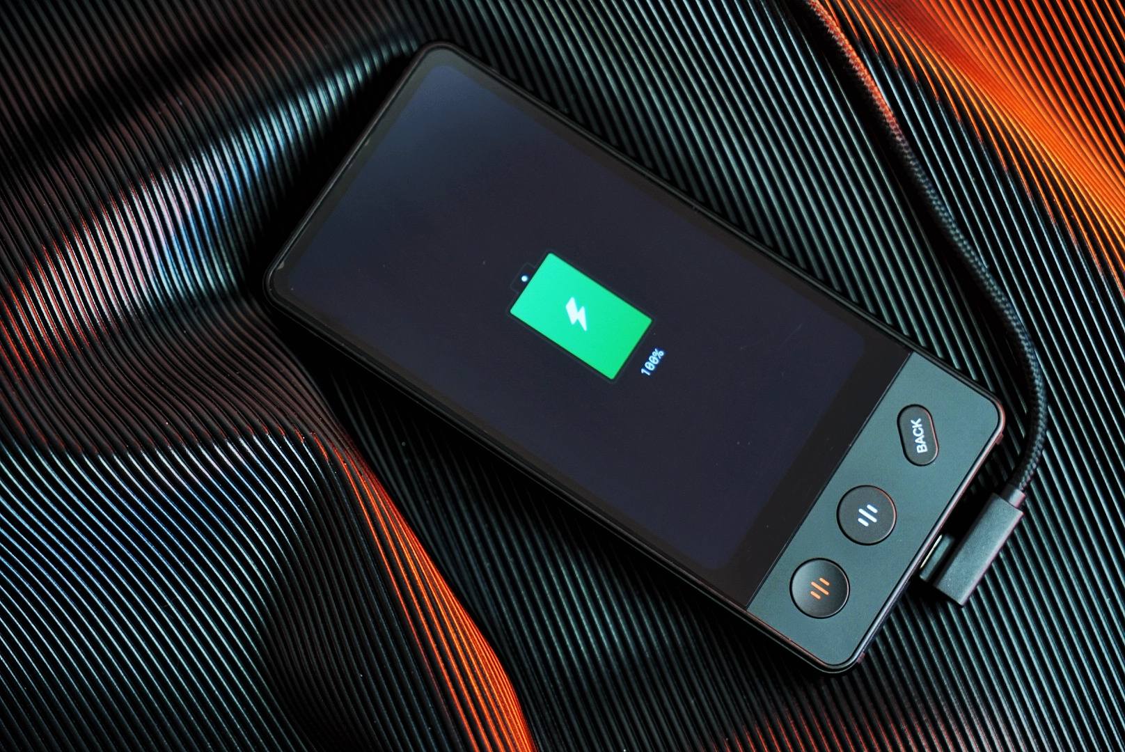 Communication knows no borders, iFLYTEK's dual-screen translator is ...