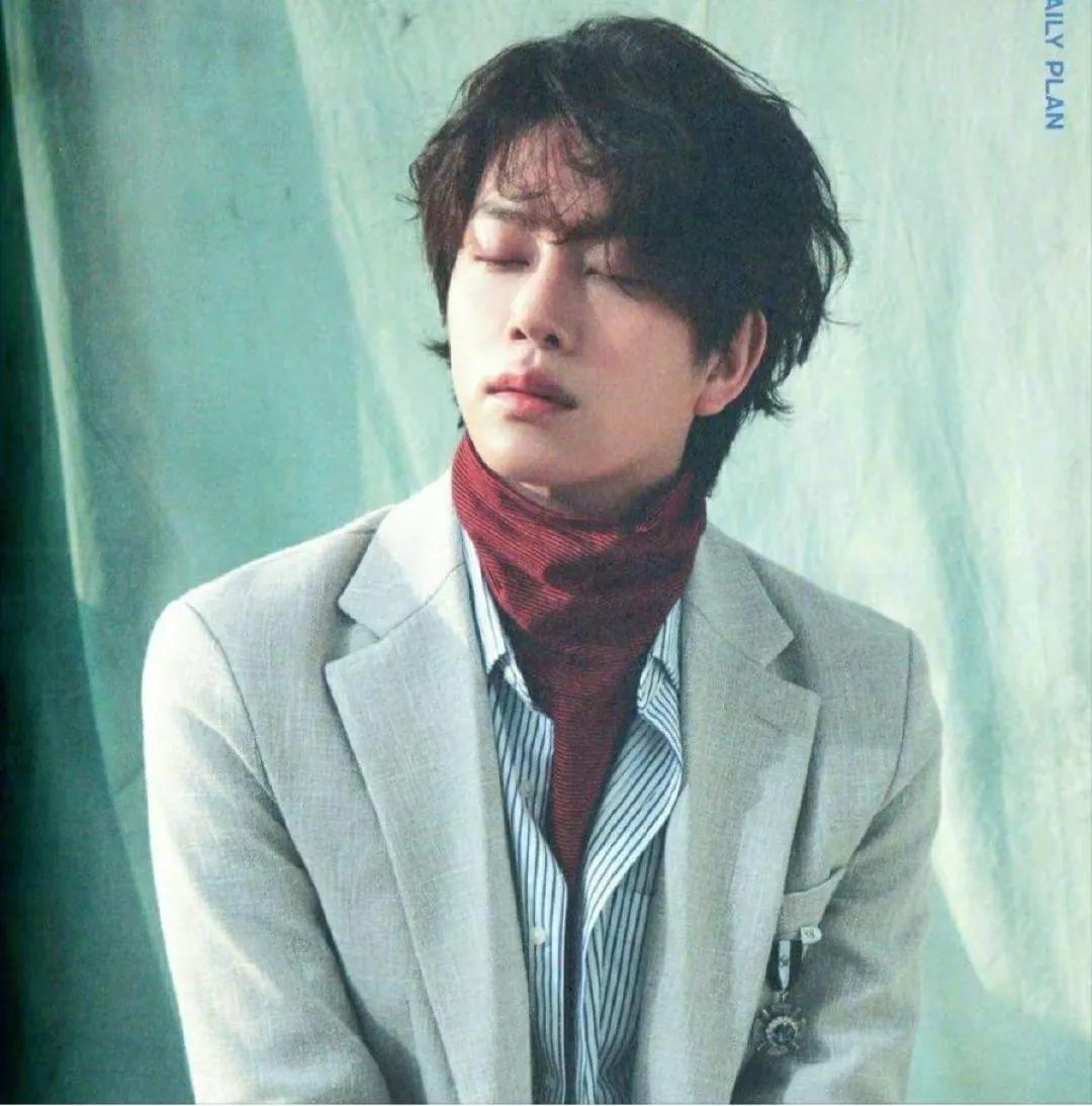 Universe star Kim Heechul breaks up with momo. Is the girl afraid of being blocked by the ...