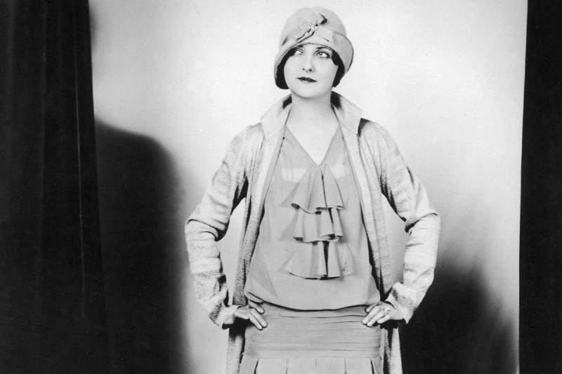 What is fashion?Fashion is a kind of reincarnation, a classic that was ...