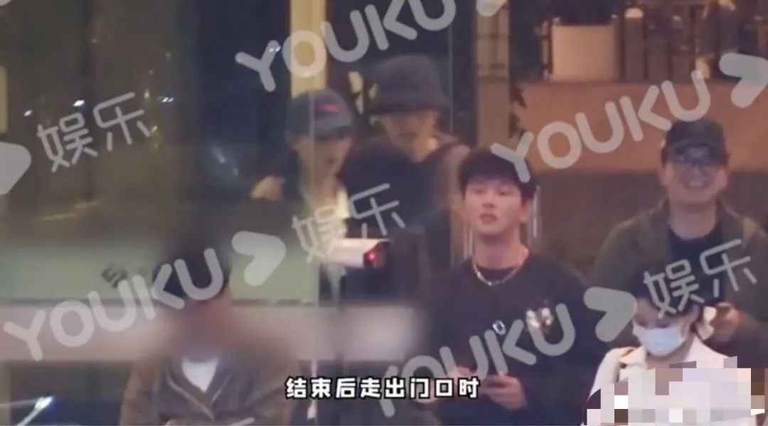 Dong Sicheng and Liu Lingzi are in love? - iNEWS