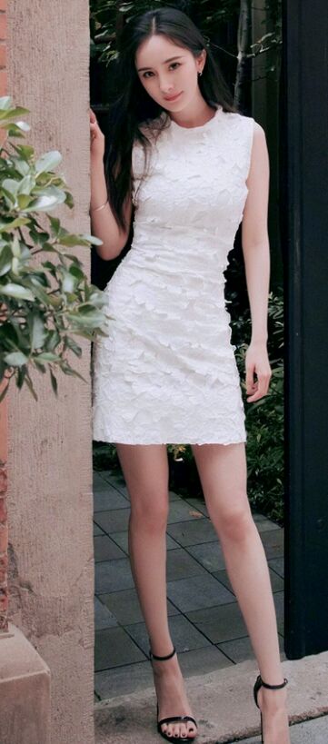 "Legs" Yang Mi - iNEWS