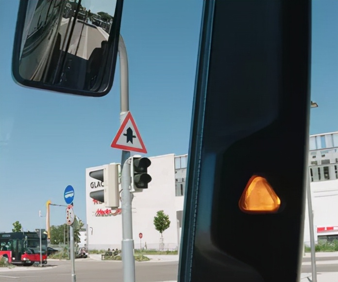 Hamburg, Germany, successfully optimizes urban traffic, FLIR smart ...