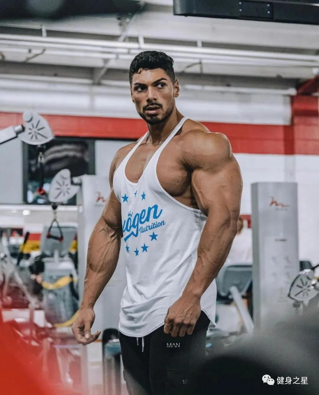 He is 25 years old, 180 centimeters, strong and eye-catching, and he ...