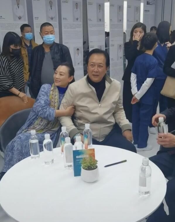 47-year-old "Duan Concubine" Li Yijuan took Tang Guoqiang's arm for a ...