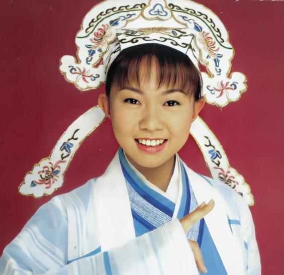 "Lunar New Year Princess" Zhuo Yiting: Debut at the age of 5, she ...