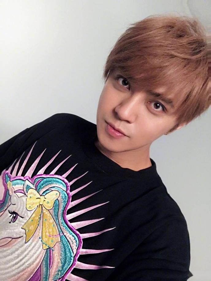 Inferior artists in the circle challenge the lower limit, and the ...