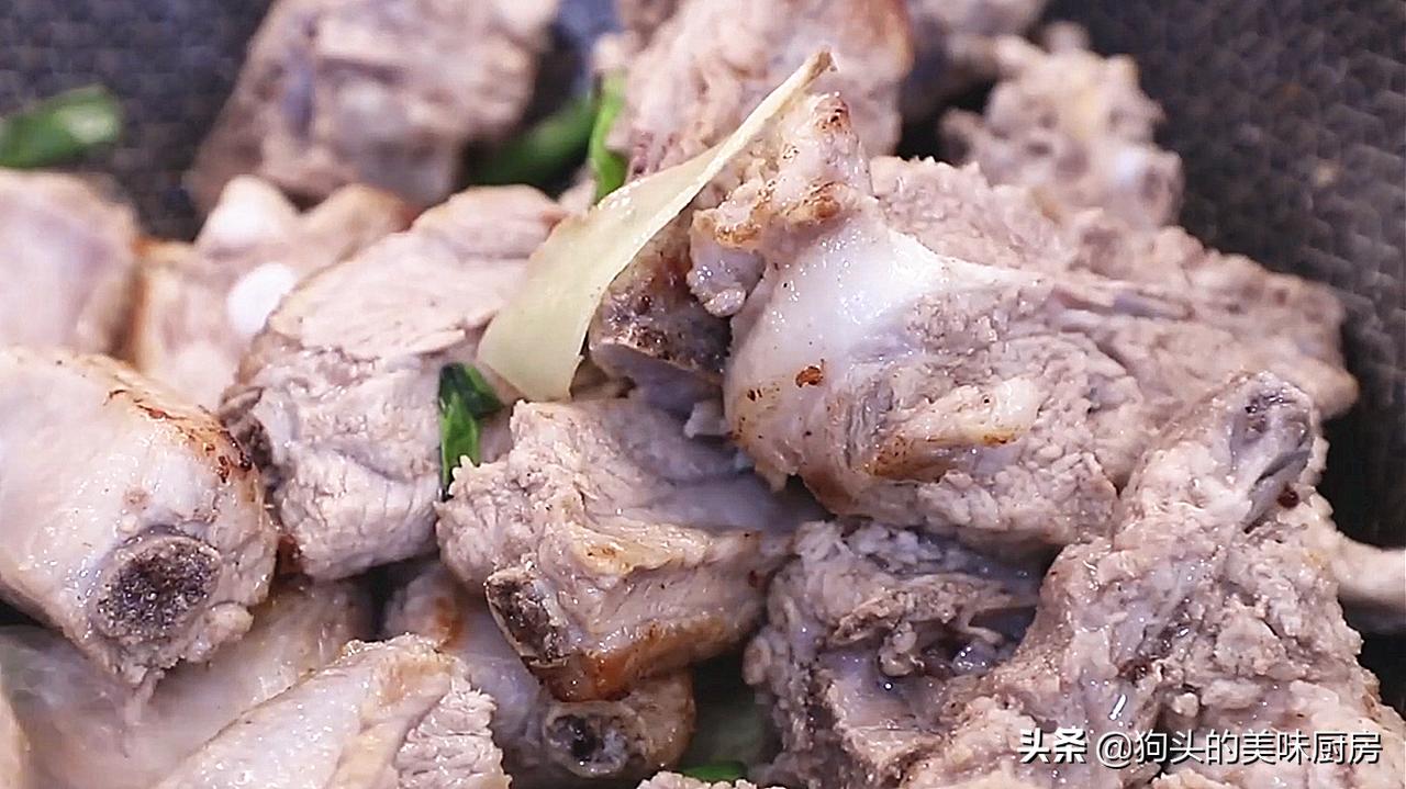 Stew lotus root soup, don't put it in the pot directly, teach you the ...