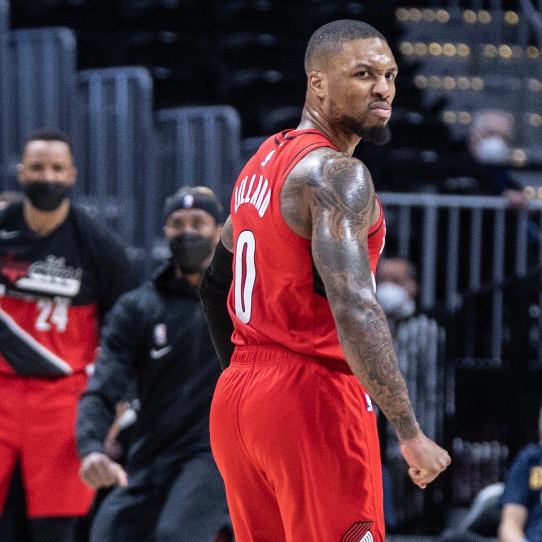 Wear the watch in advance!18 points behind, Lillard went crazy, soared ...