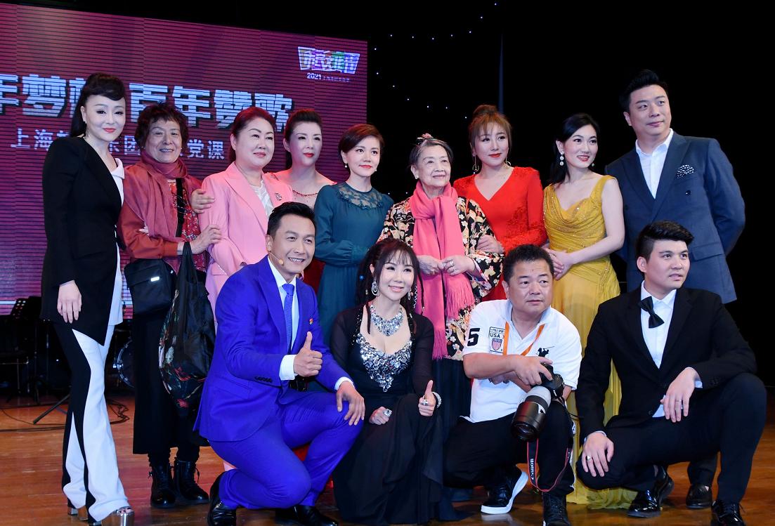 "Chinese Nightingale" Zhu Fengbo is 84 years old, still in good spirits ...