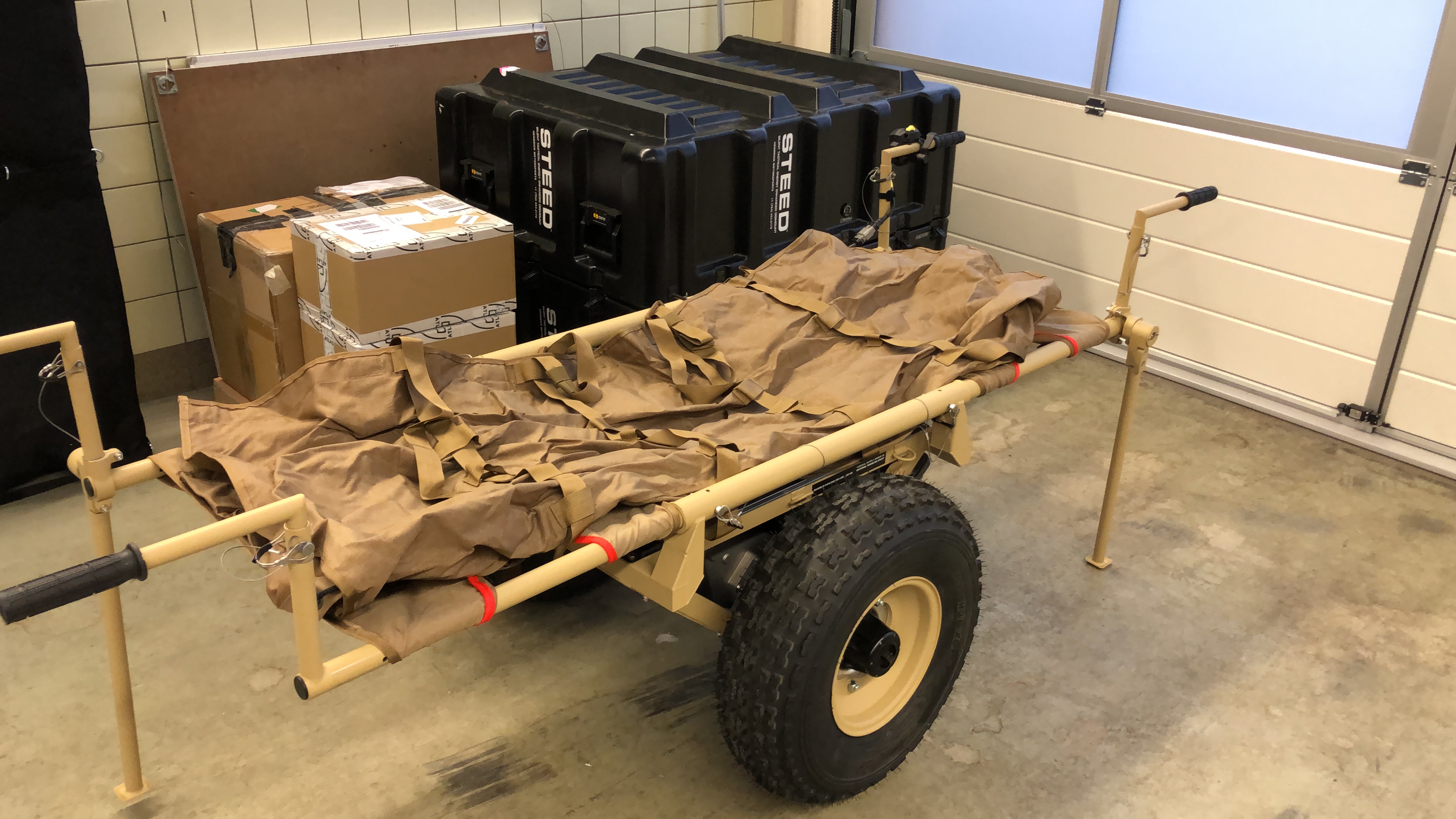 Pushing the trolley onto the battlefield, the U.S. Army picked up the ...