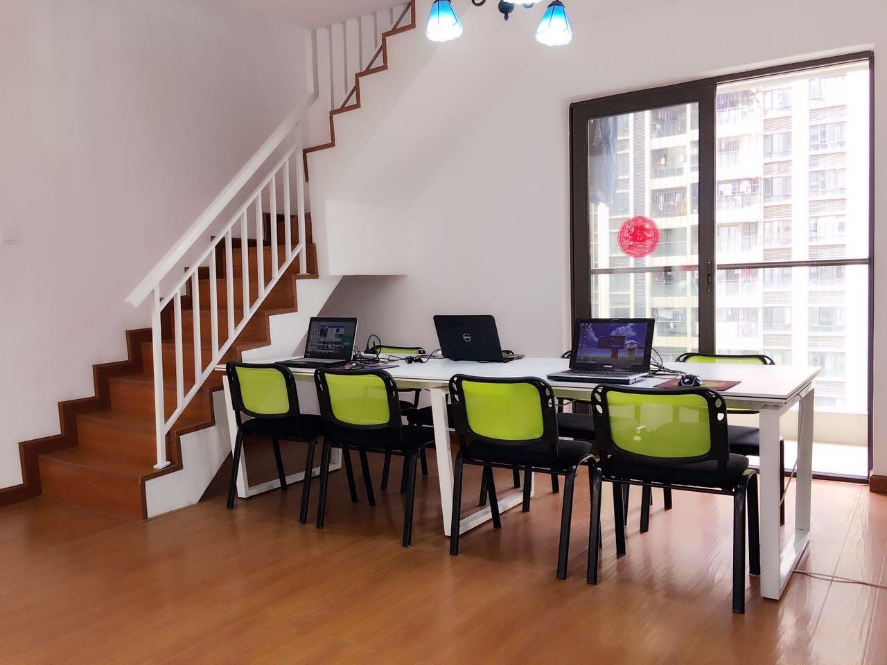 The 300 square meters duplex decoration is completed, and the ...