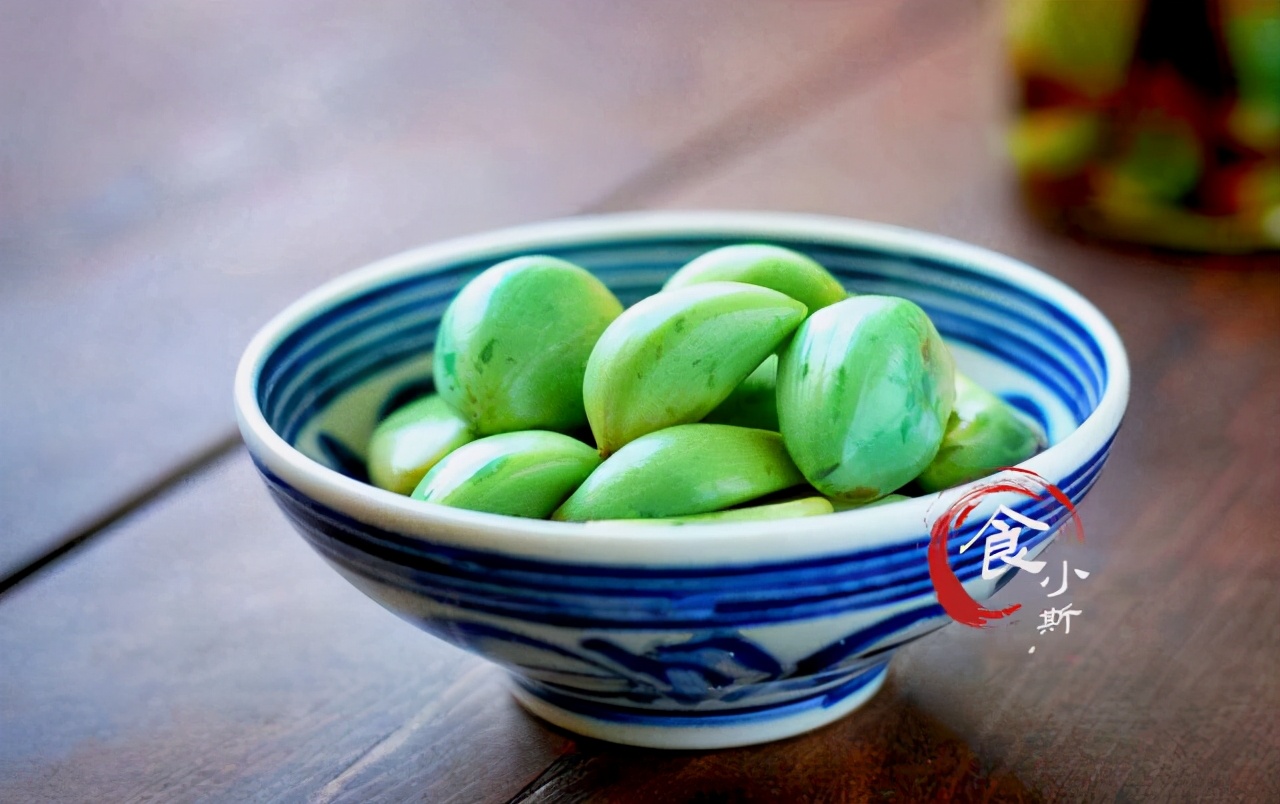 Pickled laba garlic, remember not to add the wrong vinegar, add more "2 ...