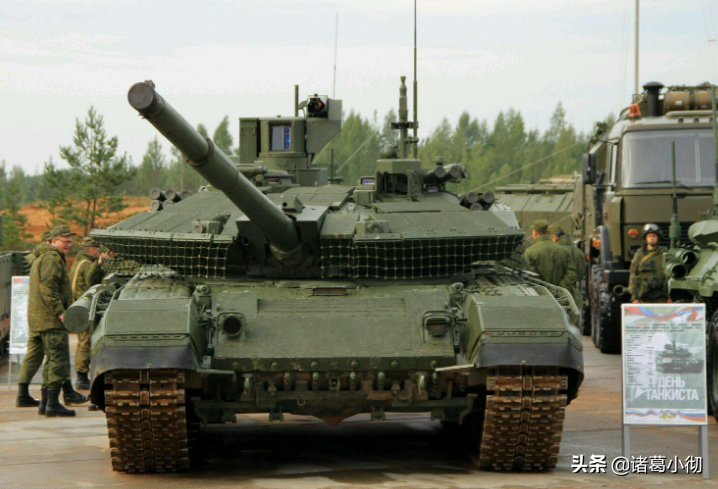 Why is the "red eye" sign of Russian tanks gone? Is it just a display ...