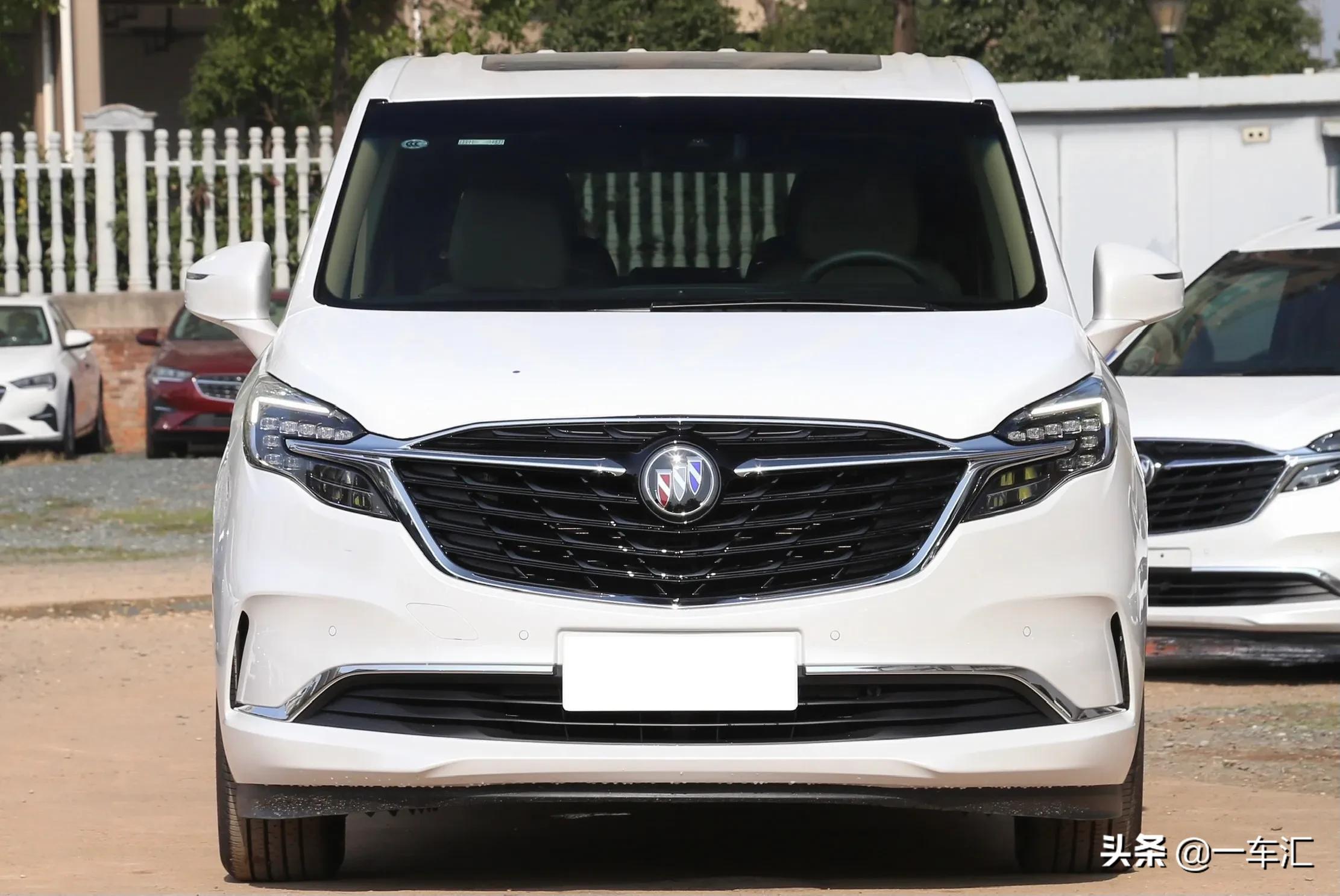 Buick GL8 ES Lu Zun exclusive type, it is in the middle of configuration, how cost-effective - iNEWS