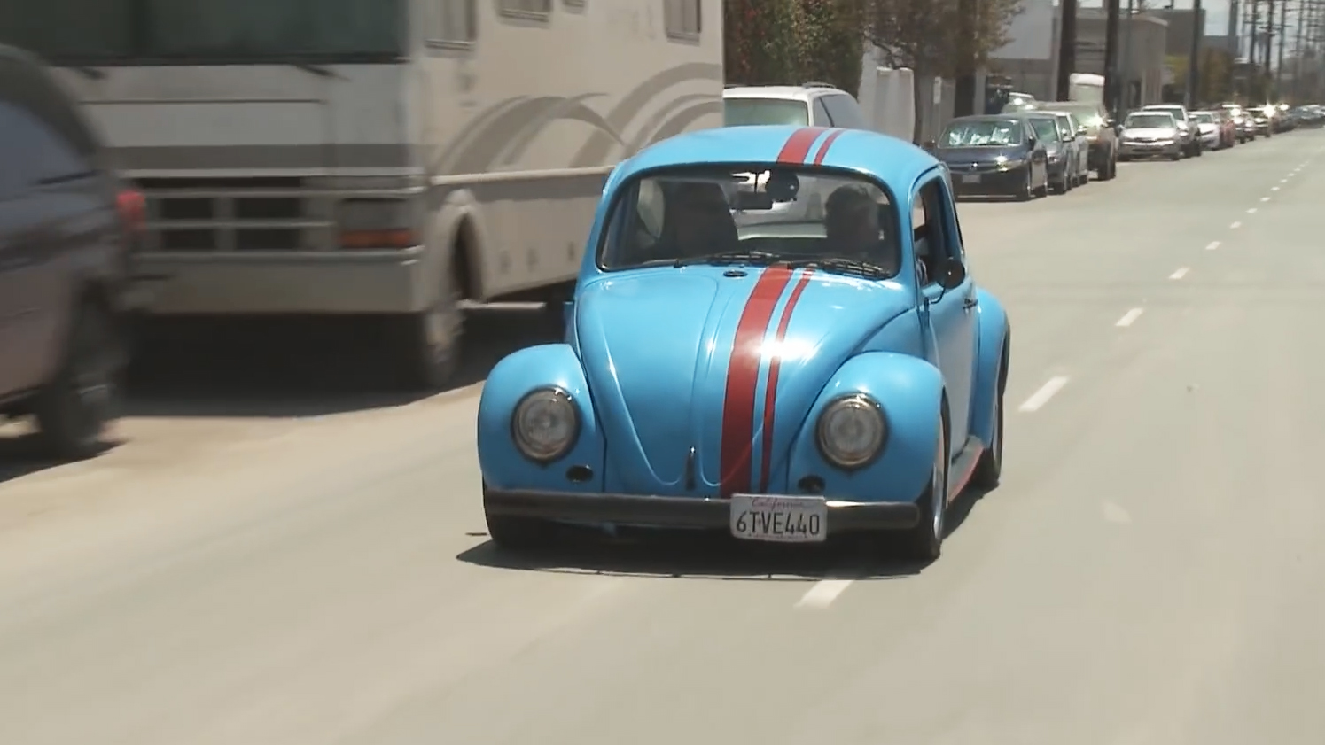 Hellcat V8 is installed in Prius!The 11 craziest engine transplants - iNEWS