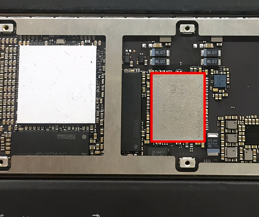 An example of repairing the ipad Pro tablet boot red screen restart ...