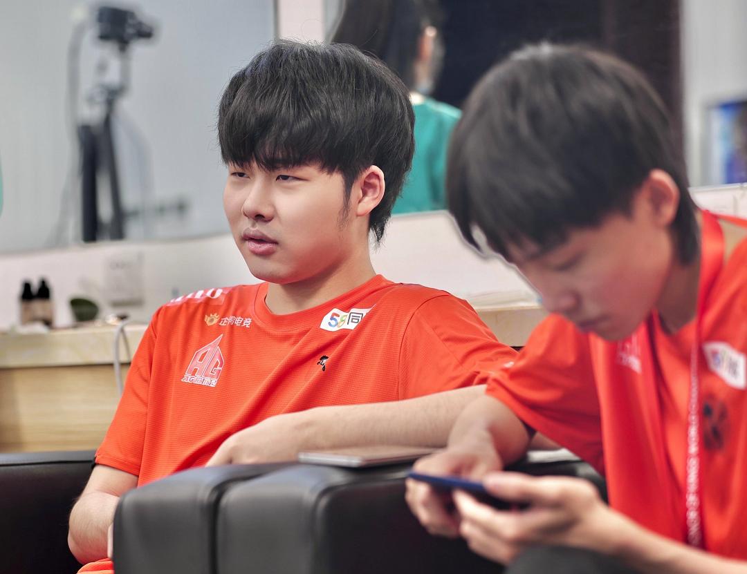 AG super play meeting 3-1TTG, AG scored a key point and reached the top of the A group standings ...