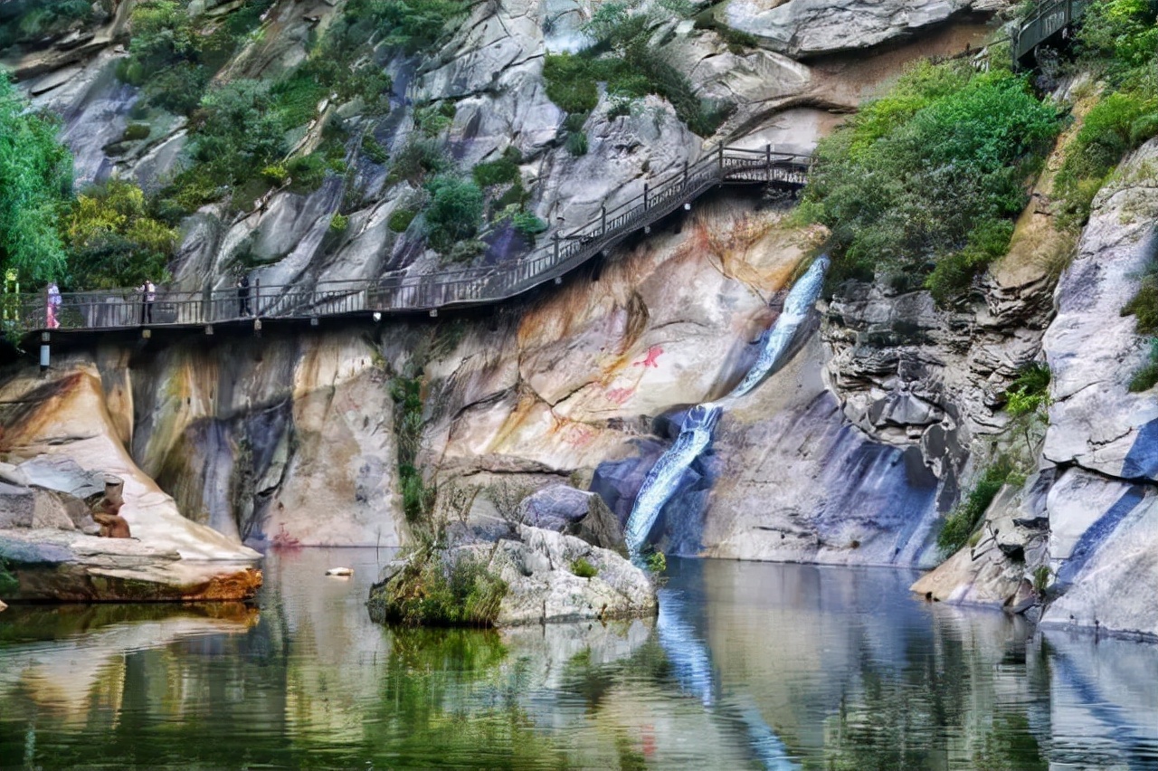A natural oxygen bar in Beijing, hiding the first waterfall in Kyoto ...